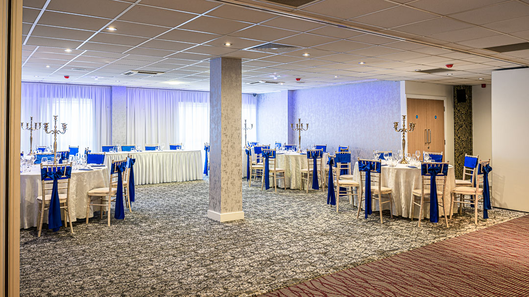 Victoria Hall - Crystals Of London - Events Planner - Restaurant Romanesc